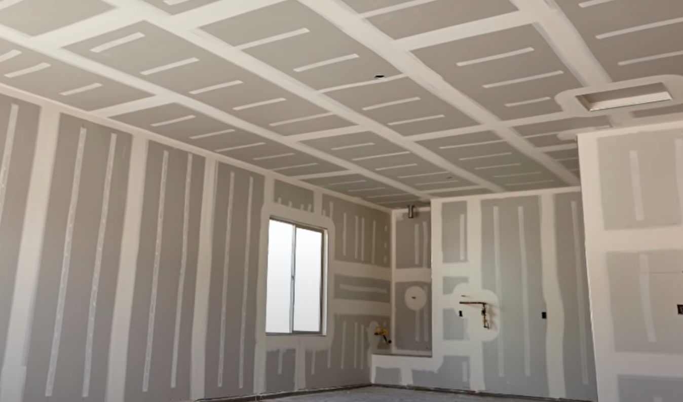 Can You Spackle Over Paint? - ProfyPainter